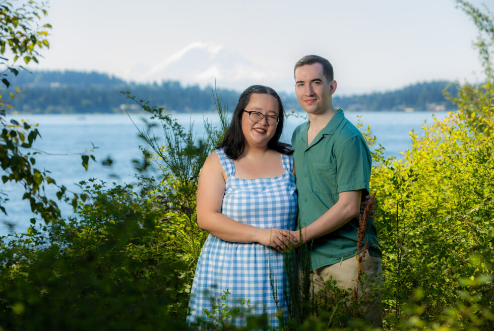 Sparkling Summer Engagement | Jennifer + Tony | Seattle, WA - Nallayer ...